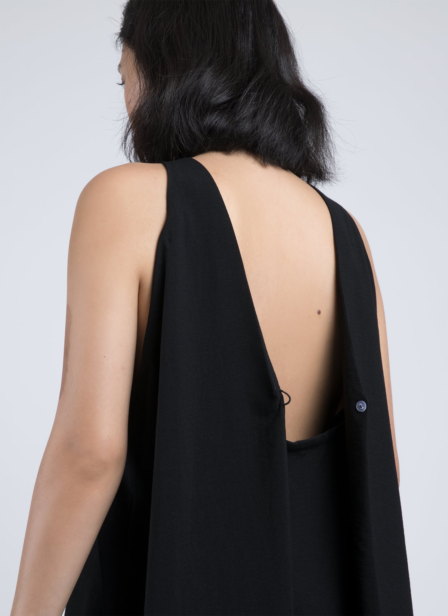 KAAREM - Radial Back V Dress - Black