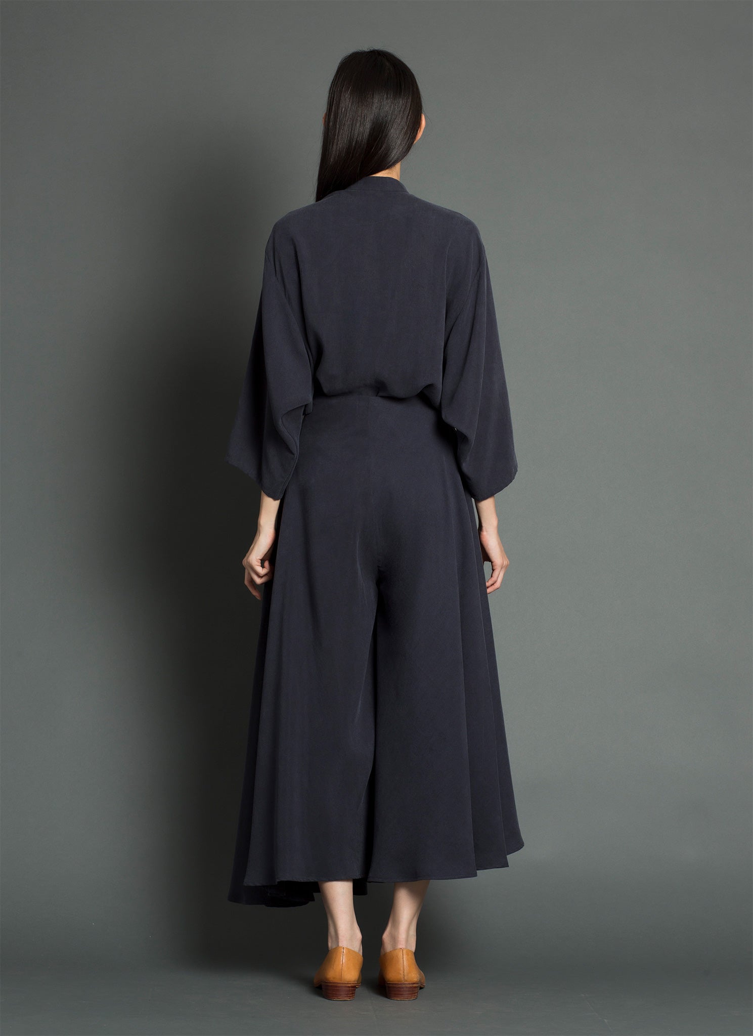 KAAREM - Sumac Diagonal Pleated Pant - Dark Blue