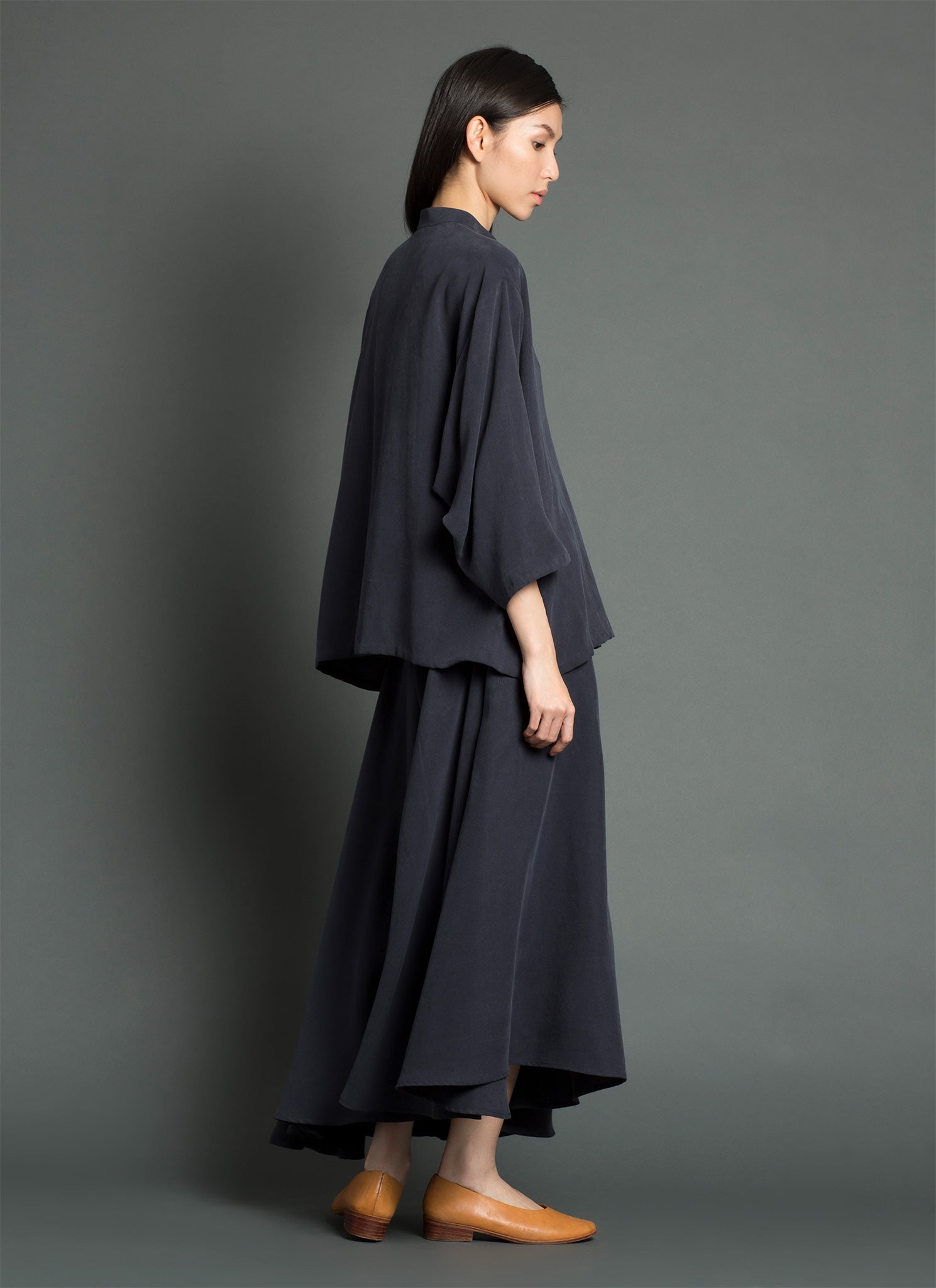 KAAREM - Sumac Diagonal Pleated Pant - Dark Blue