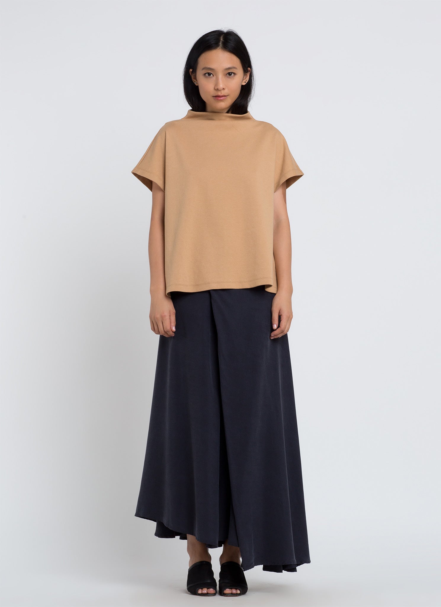 KAAREM - Sumac Diagonal Pleated Pant - Dark Blue