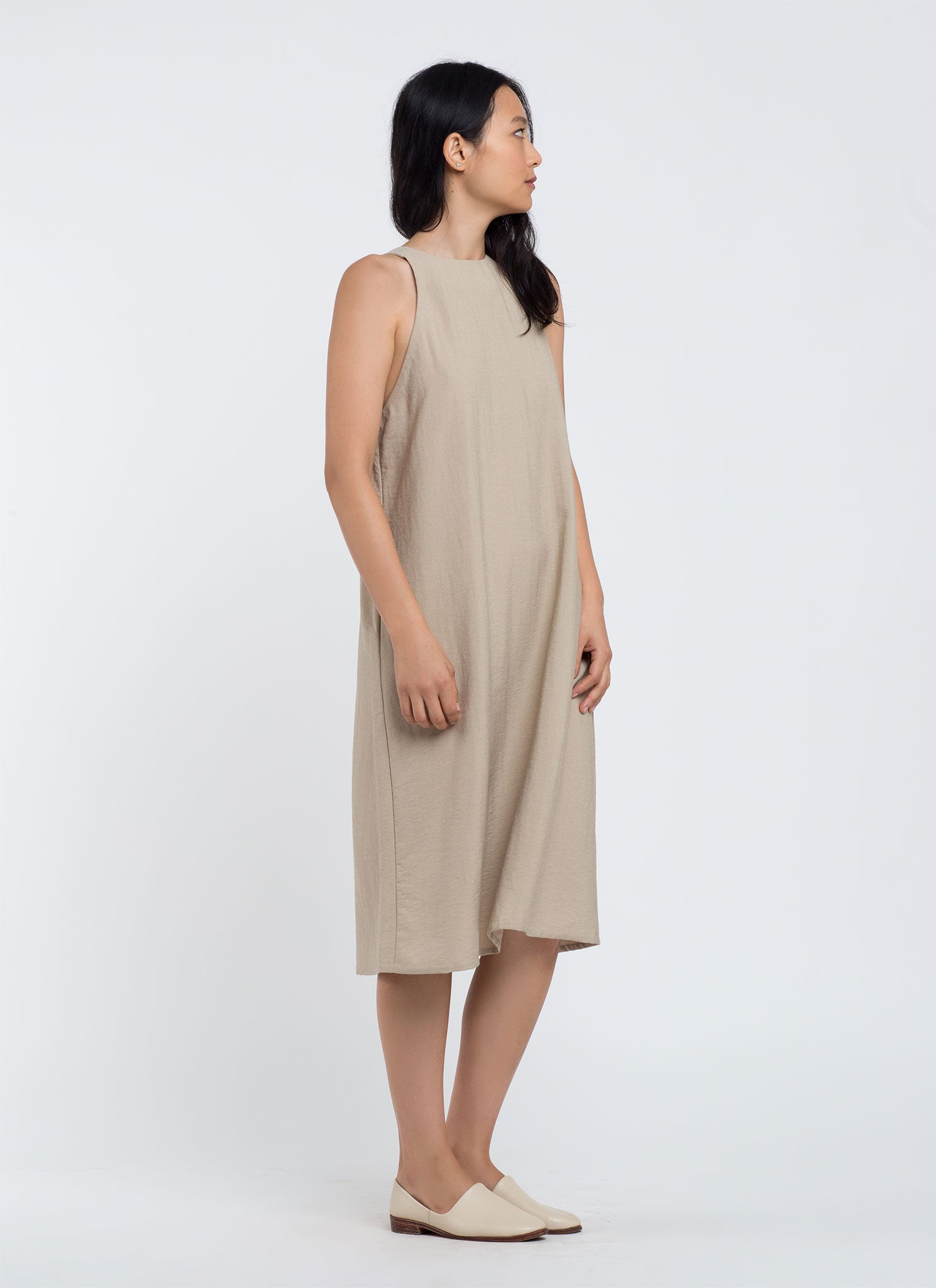 KAAREM - Radial Back V Dress - Wheat
